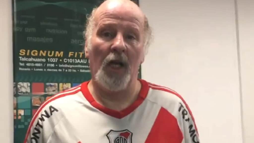 ¡Lo hizo de nuevo! El Tano Pasman estuvo en el Monumental y causó la ...