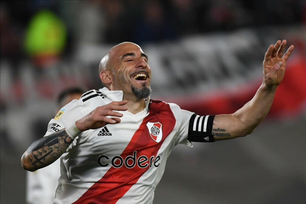 El final de una enorme carrera: los números de Javier Pinola en River ...