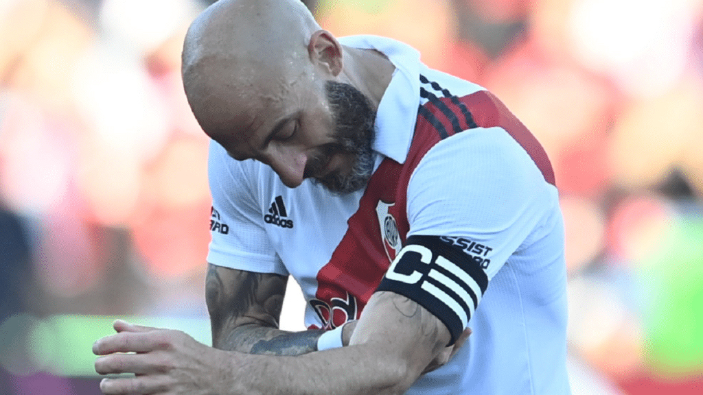 Por un motivo muy especial: el día que Javier Pinola rechazó a Boca ...