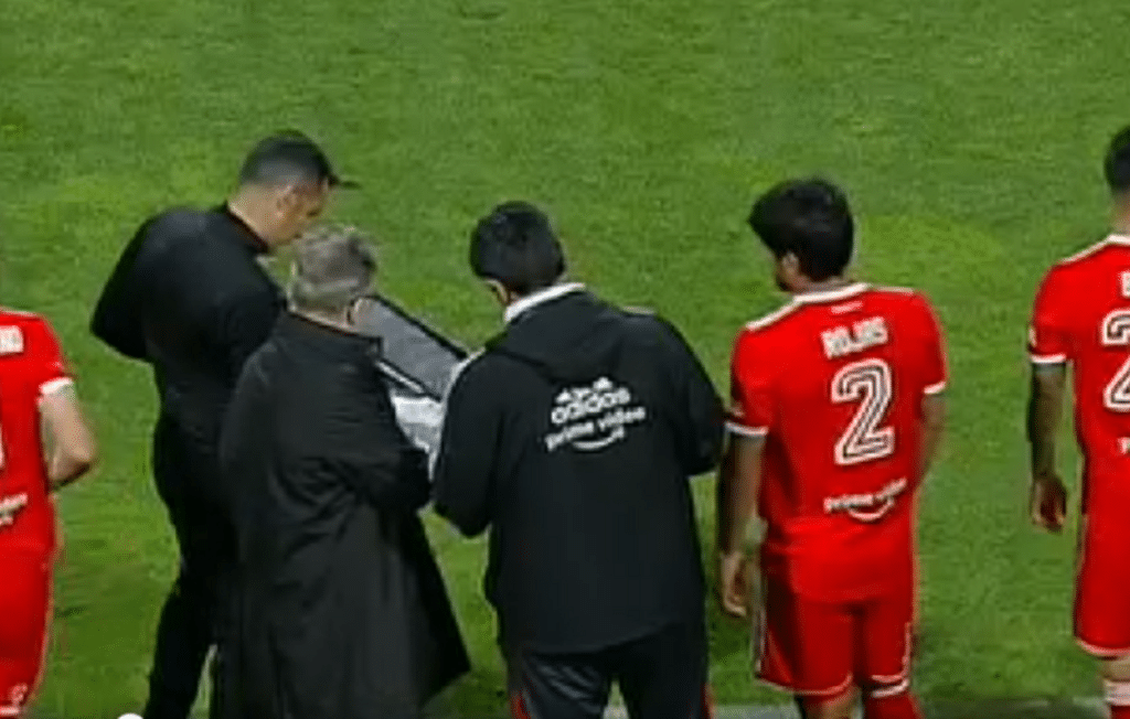 Video: Robert Rojas volvió a las canchas tras siete meses y protagonizó ...