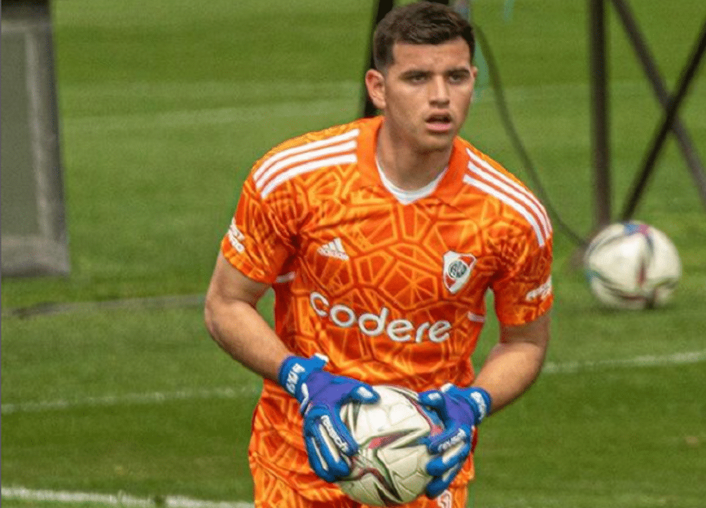 Sin lugar en River: Leo Díaz fue presentado en su nuevo club - Soy del Millo