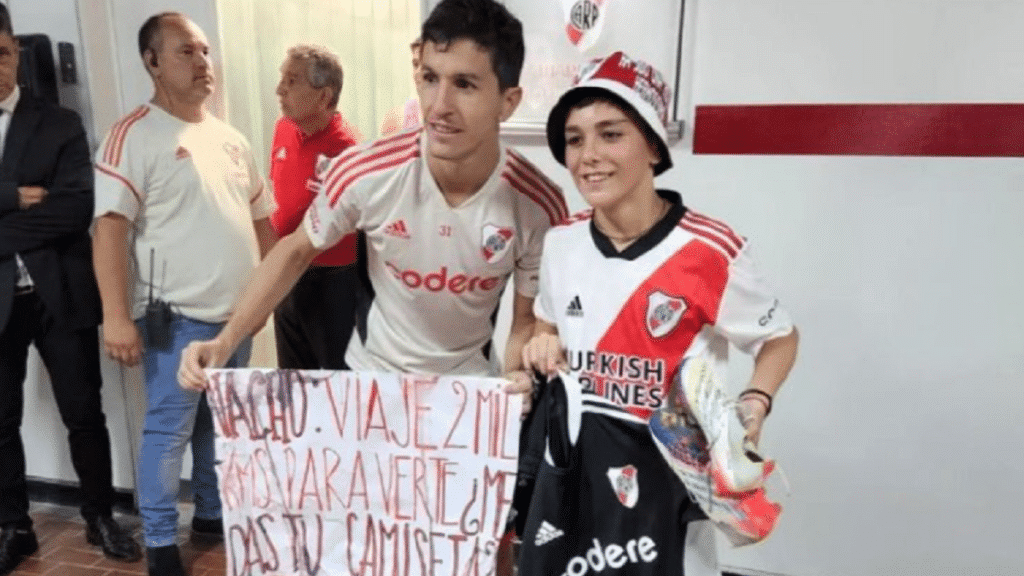Video: el admirable gesto de Nacho Fernández con un hincha de River ...