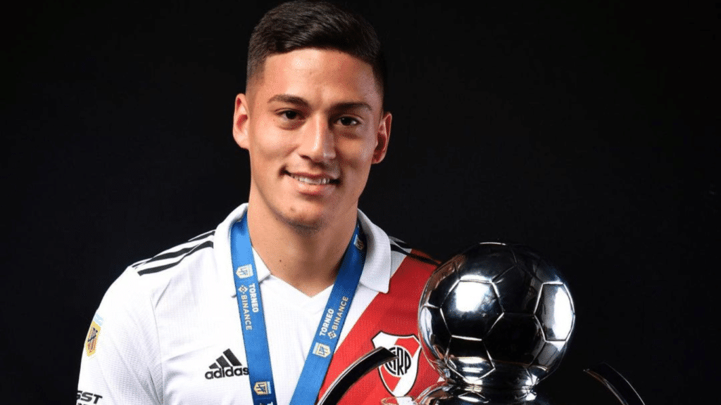 Con la intención de sumar rodaje: Tomás Castro Ponce dejó River y fue presentado en su nuevo ...