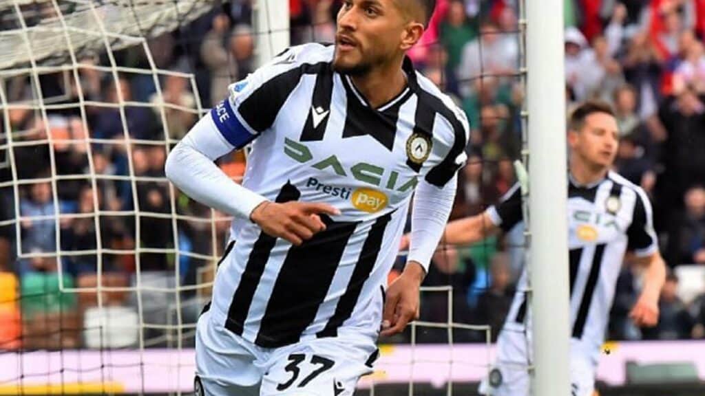 Video: el golazo de Roberto Pereyra en medio de los rumores con River ...